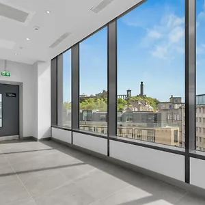 Roomzzz Edinburgh: 4 star Hotel with a Minimum Price 197£| UPDATED FOR ...